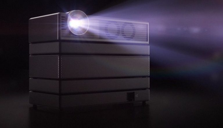 ThinkPad Stack モバイルプロジェクター ー Android OS搭載のプロジェクター、単体でも使えるよ！