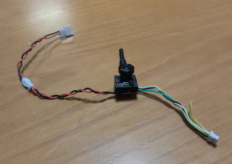 ラジコン搭載用無線超小型カメラ「Eachine TX06」レビュー － 製品レビューと見せかけてオピニオン記事です（natsuki）