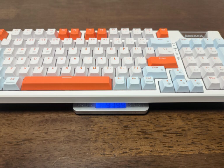 MONKA AE98 レビュー － クールなデザインと細やかな気遣いの行き届いたメカニカルキーボード