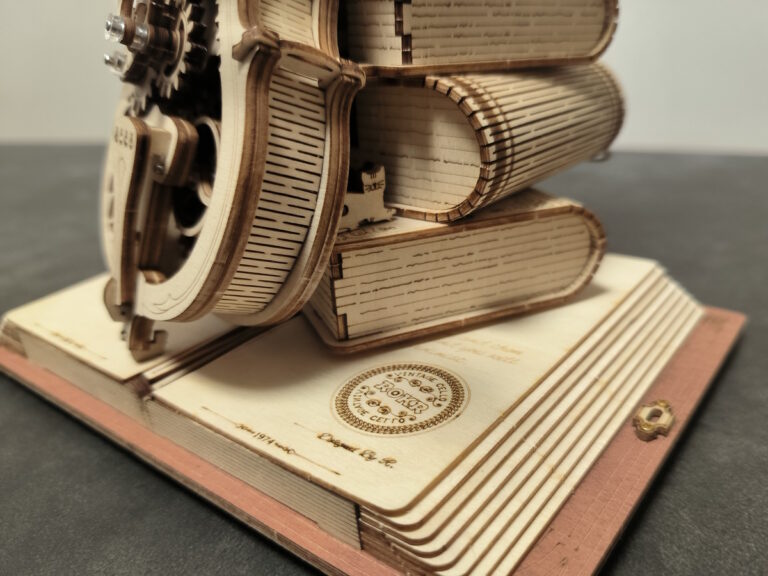 ROBOTIME ROKR Magic Cello AMK63 レビュー － 最高のデザインとオルゴールの音色に酔いしれる、木製3Dパズルの ...